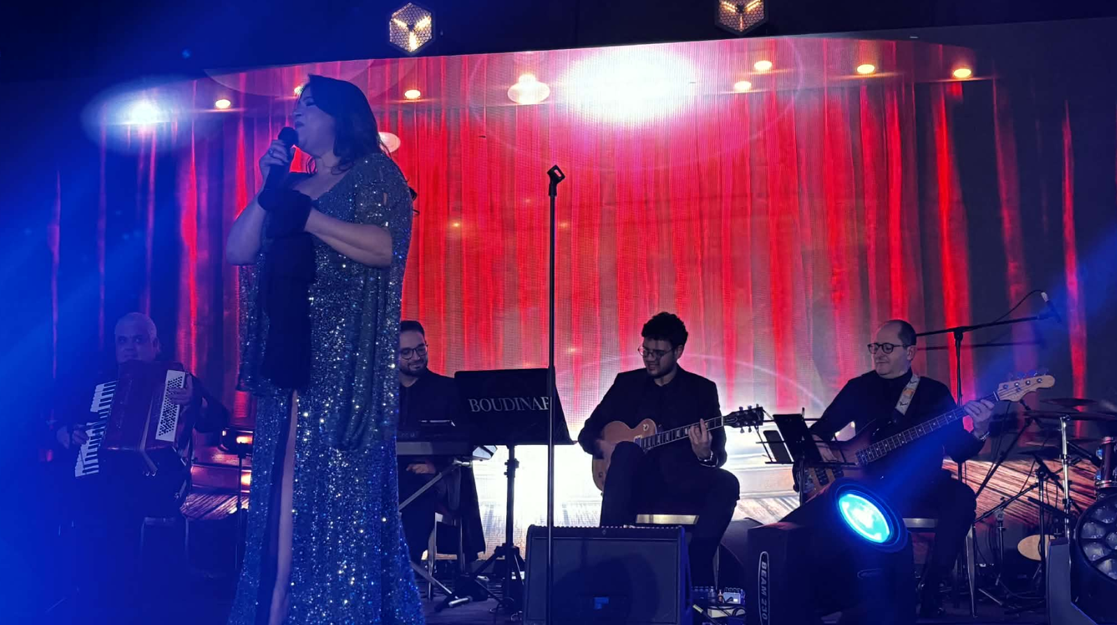 Quand Amina Fakhet sublime la nuit du réveillon - L'ORLOFF